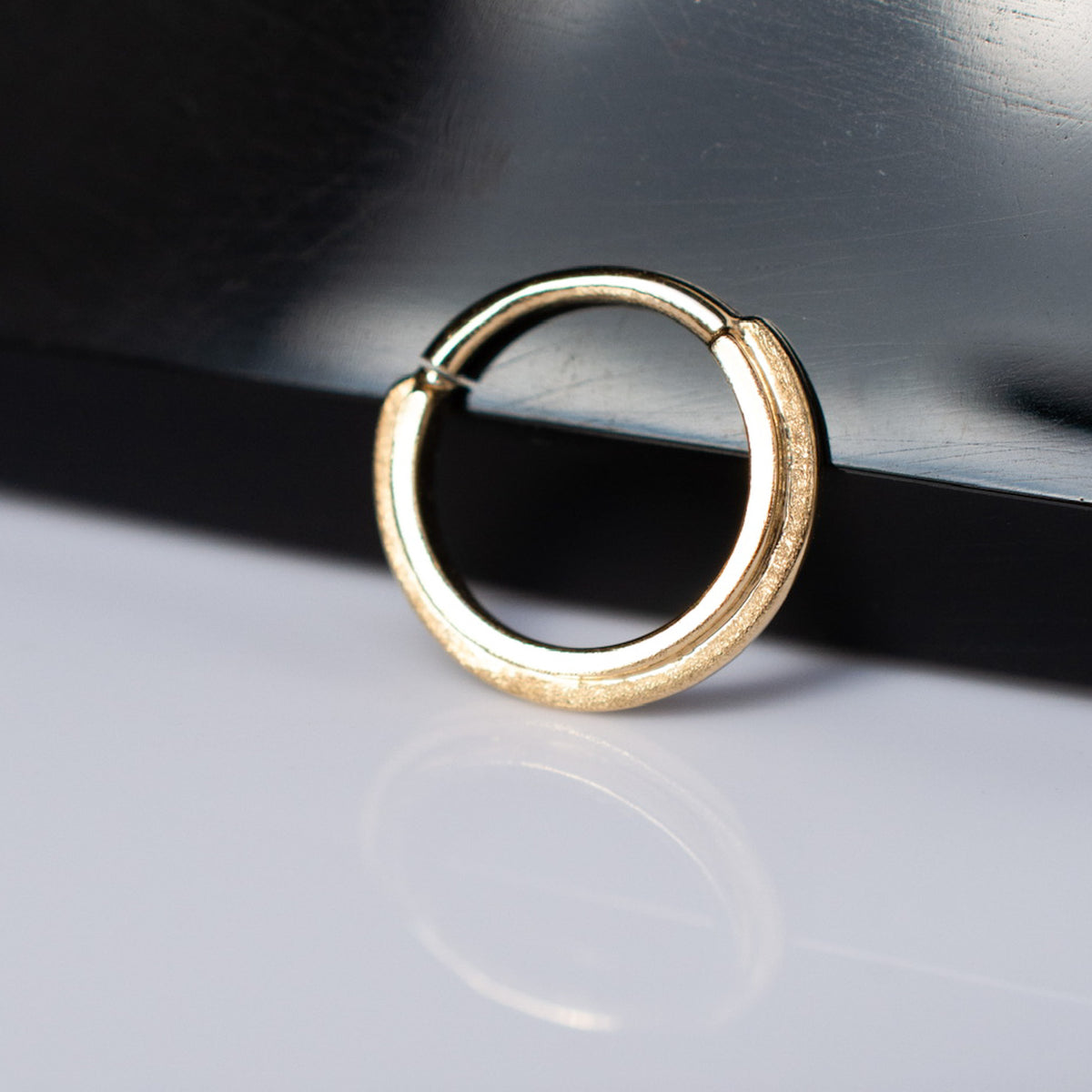 Stepped Seam Ring – Somatic Body Piercing